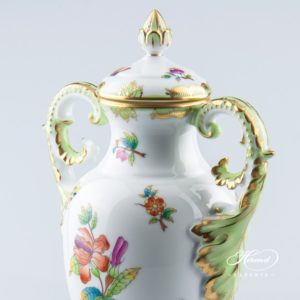Fancy Vase w. Lid - Queen Victoria - Herend Experts